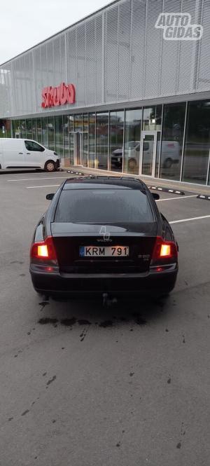 Black Volvo S60 2004 in Alytus, with an engine capacity of 2.40 L and mileage of 349 thousand km for 1490 €, photo 5 on AUTOMOTO.COM.LV