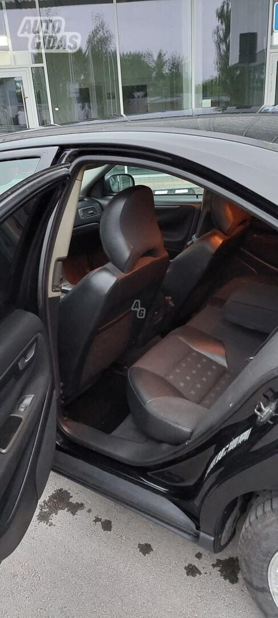 Black Volvo S60 2004 in Alytus, with an engine capacity of 2.40 L and mileage of 349 thousand km for 1490 €, photo 11 on AUTOMOTO.COM.LV