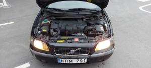 Black Volvo S60 2004 in Alytus, with an engine capacity of 2.40 L and mileage of 349 thousand km for 1490 €, photo 12 on AUTOMOTO.COM.LV