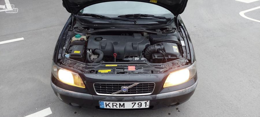 Black Volvo S60 2004 in Alytus, with an engine capacity of 2.40 L and mileage of 349 thousand km for 1490 €, photo 12 on AUTOMOTO.COM.LV
