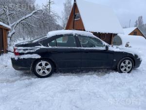Black Volvo S60 2004 in Kraslava, with an engine capacity of 2.40 L and mileage of 335 thousand km for 480 €, photo 4 on AUTOMOTO.COM.LV
