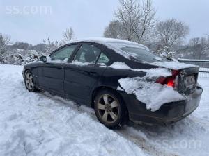 Black Volvo S60 2004 in Kraslava, with an engine capacity of 2.40 L and mileage of 335 thousand km for 480 €, photo 8 on AUTOMOTO.COM.LV