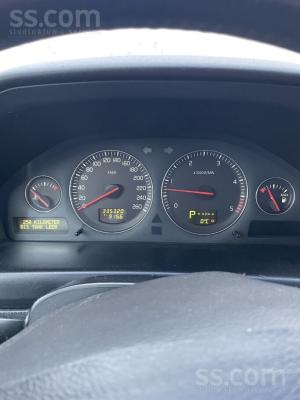 Black Volvo S60 2004 in Kraslava, with an engine capacity of 2.40 L and mileage of 335 thousand km for 480 €, photo 11 on AUTOMOTO.COM.LV
