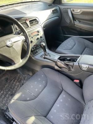 Black Volvo S60 2004 in Kraslava, with an engine capacity of 2.40 L and mileage of 335 thousand km for 480 €, photo 13 on AUTOMOTO.COM.LV