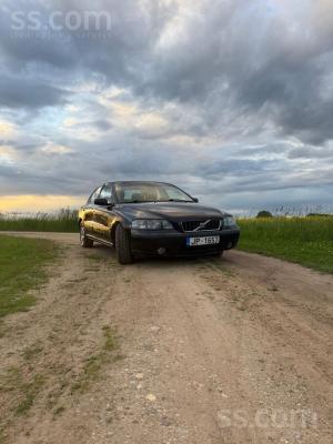 Melns Volvo S60 2004 Ludza, ar dzinēja tilpumu 2.40 L un nobraukumu 601 tūkst. km par 1550 €, foto 3 vietnē AUTOMOTO.COM.LV