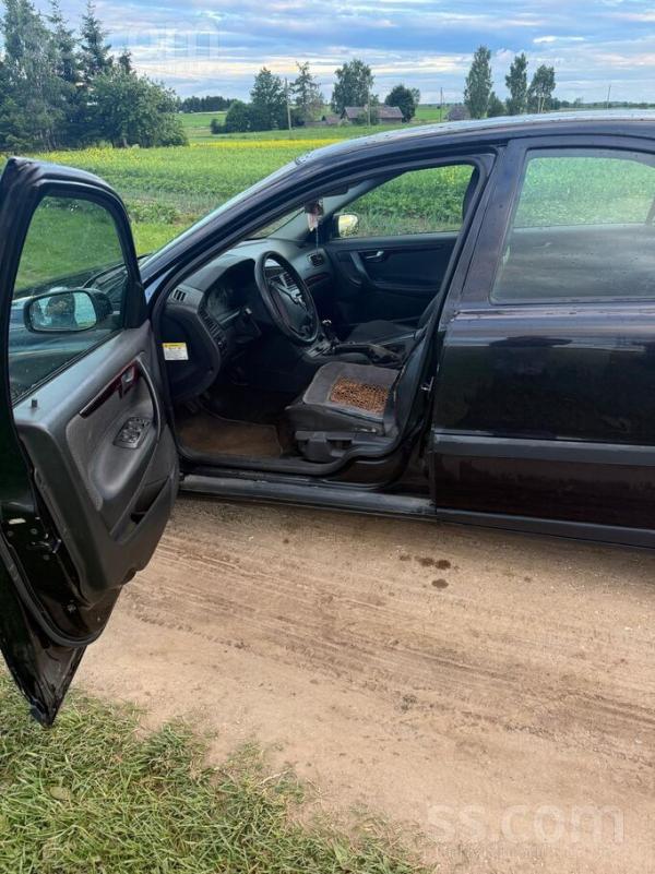 Black Volvo S60 2004 in Ludza, with an engine capacity of 2.40 L and mileage of 601 thousand km for 1550 €, photo 7 on AUTOMOTO.COM.LV