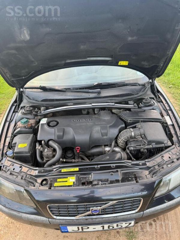 Black Volvo S60 2004 in Ludza, with an engine capacity of 2.40 L and mileage of 601 thousand km for 1550 €, photo 9 on AUTOMOTO.COM.LV