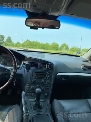 Melns Volvo S60 2004 Saldus, ar dzinēja tilpumu 2.40 L un nobraukumu 344 tūkst. km par 3200 €, foto 8 vietnē AUTOMOTO.COM.LV