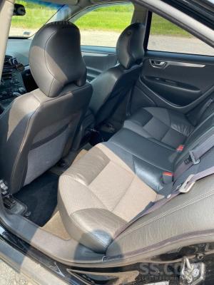 Melns Volvo S60 2004 Saldus, ar dzinēja tilpumu 2.40 L un nobraukumu 344 tūkst. km par 3200 €, foto 10 vietnē AUTOMOTO.COM.LV
