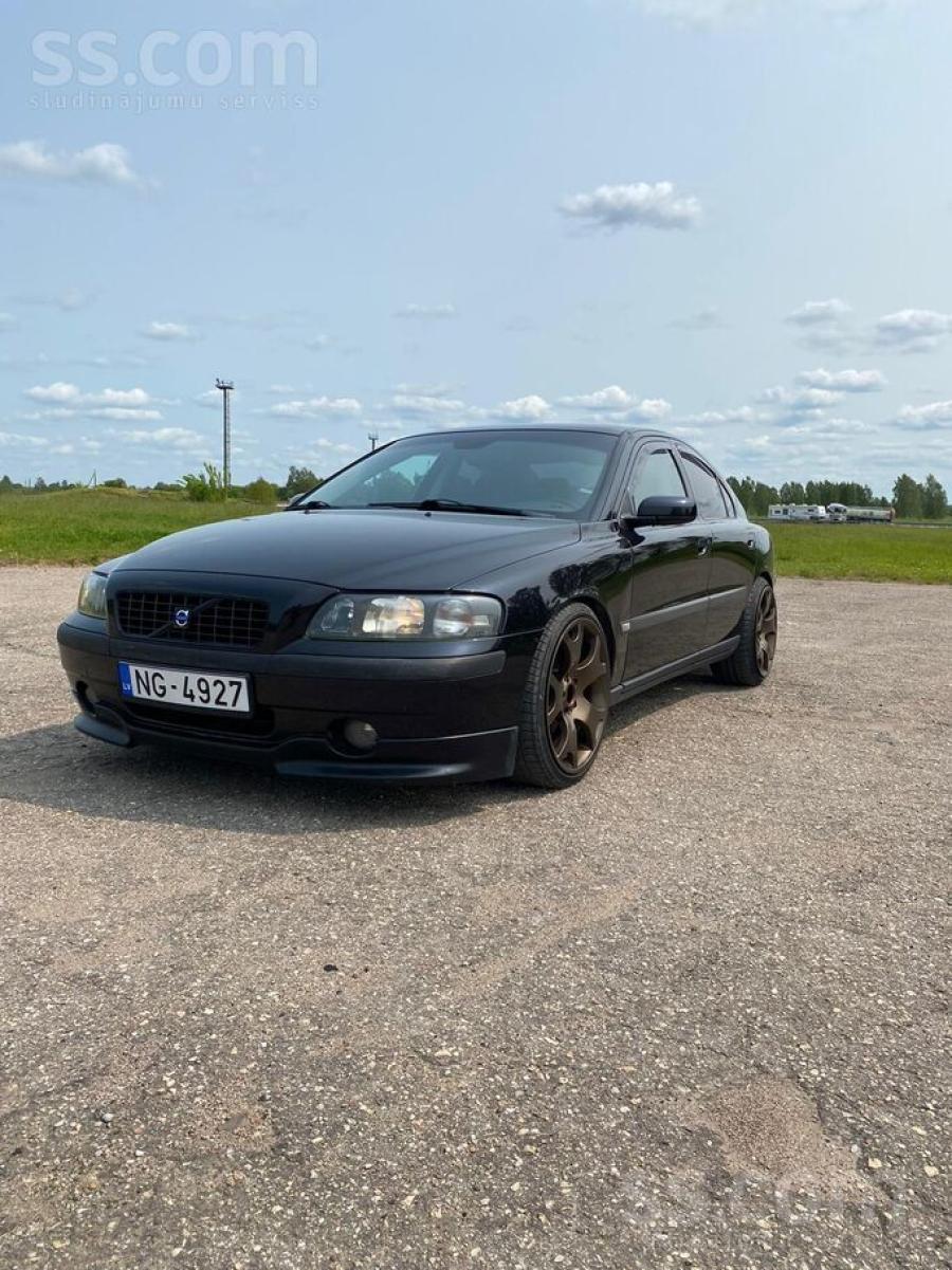 Melns Volvo S60 2004 Saldus, ar dzinēja tilpumu 2.40 L un nobraukumu 344 tūkst. km par 3200 €, foto 11 vietnē AUTOMOTO.COM.LV
