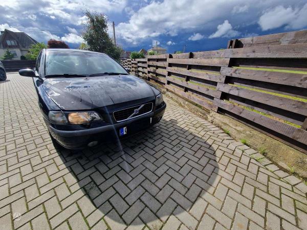 Melns Volvo S60 2004 Kėdainiai, ar dzinēja tilpumu 2.40 L un nobraukumu 498 tūkst. km par 490 €, foto 4 vietnē AUTOMOTO.COM.LV