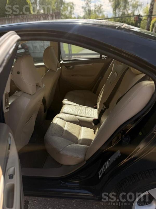 Melns Volvo S60 2004 Rīga, ar dzinēja tilpumu 2.40 L un nobraukumu 375 tūkst. km par 2600 €, foto 7 vietnē AUTOMOTO.COM.LV