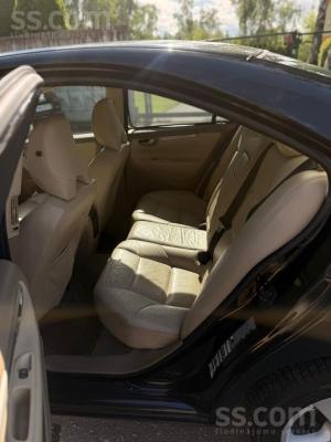 Black Volvo S60 2004 in Riga, with an engine capacity of 2.40 L and mileage of 375 thousand km for 2600 €, photo 8 on AUTOMOTO.COM.LV