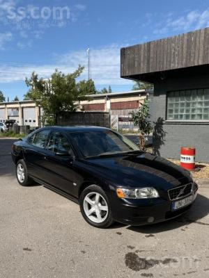 Black Volvo S60 2004 in Riga, with an engine capacity of 2.40 L and mileage of 375 thousand km for 2600 €, photo 11 on AUTOMOTO.COM.LV