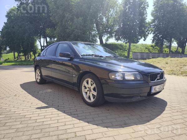 Черный Вольво С60 2004 в Даугавпилс, объемом двигателя 2.40 л и пробегом 280 тыс. км за 2350 €, фото 6 на AUTOMOTO.COM.LV