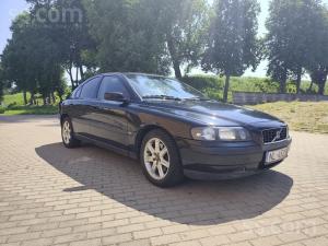 Melns Volvo S60 2004 Daugavpils, ar dzinēja tilpumu 2.40 L un nobraukumu 280 tūkst. km par 2350 €, foto 7 vietnē AUTOMOTO.COM.LV