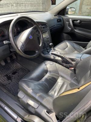 Black Volvo S60 2004 in Tukums, with an engine capacity of 2.40 L and mileage of 344 thousand km for 1550 €, photo 7 on AUTOMOTO.COM.LV
