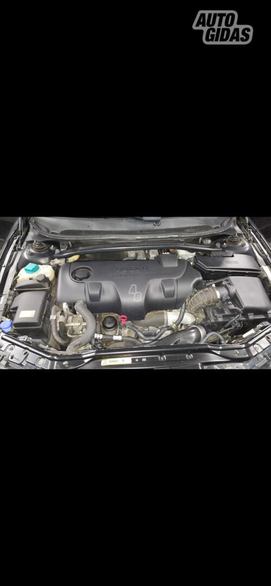 Black Volvo S60 2004 in Vilnius, with an engine capacity of 2.40 L and mileage of 261 thousand km for 1100 €, photo 11 on AUTOMOTO.COM.LV