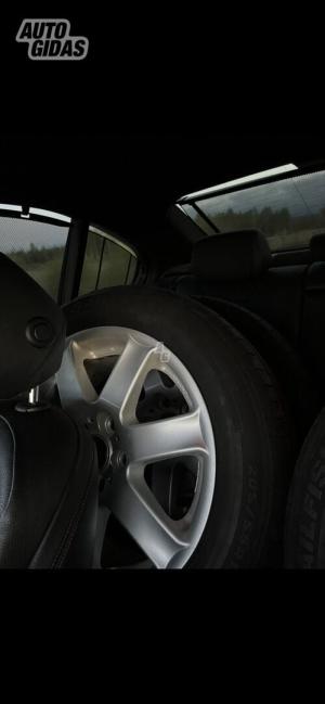 Black Volvo S60 2004 in Vilnius, with an engine capacity of 2.40 L and mileage of 261 thousand km for 1100 €, photo 16 on AUTOMOTO.COM.LV