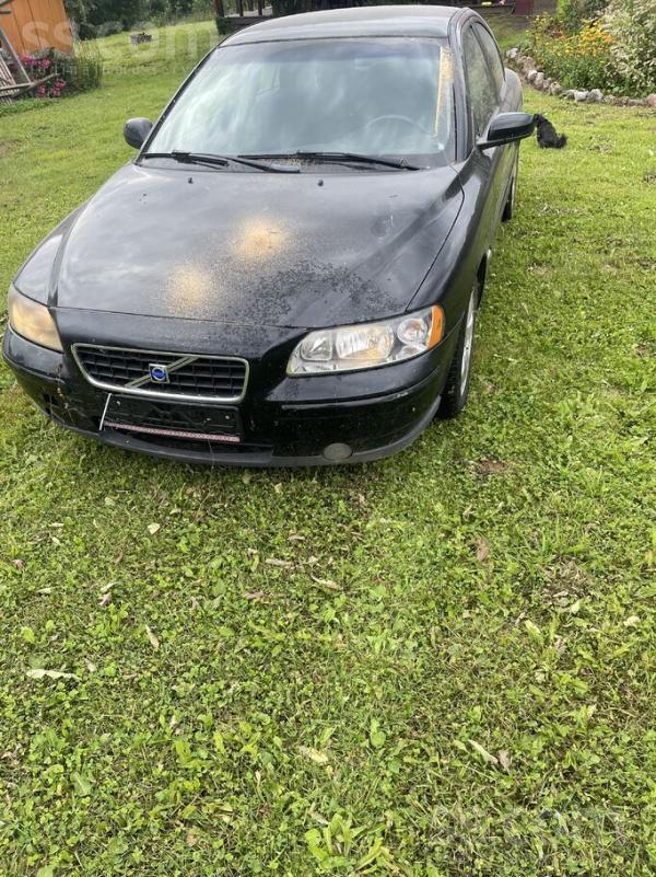 Melns Volvo S60 2004 Krāslava, ar dzinēja tilpumu 2.40 L un nobraukumu 335 tūkst. km par 440 €, foto 4 vietnē AUTOMOTO.COM.LV