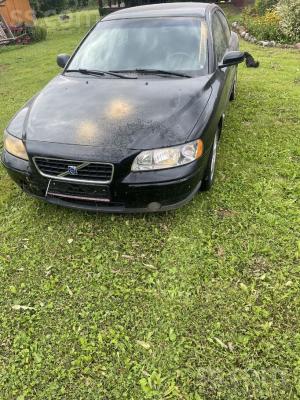 Black Volvo S60 2004 in Kraslava, with an engine capacity of 2.40 L and mileage of 335 thousand km for 440 €, photo 5 on AUTOMOTO.COM.LV