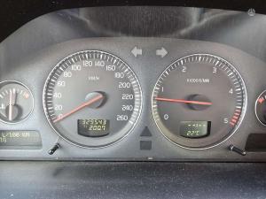 Melns Volvo S60 2004 Viļņa, ar dzinēja tilpumu 2.40 L un nobraukumu 330 tūkst. km par 1500 €, foto 9 vietnē AUTOMOTO.COM.LV