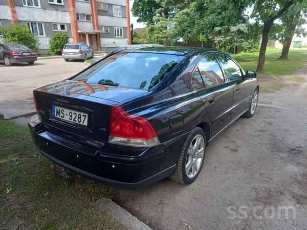 Черный Вольво С60 2004 в Елгава, объемом двигателя 2.40 л и пробегом 360 тыс. км за 2000 €, фото 3 на AUTOMOTO.COM.LV