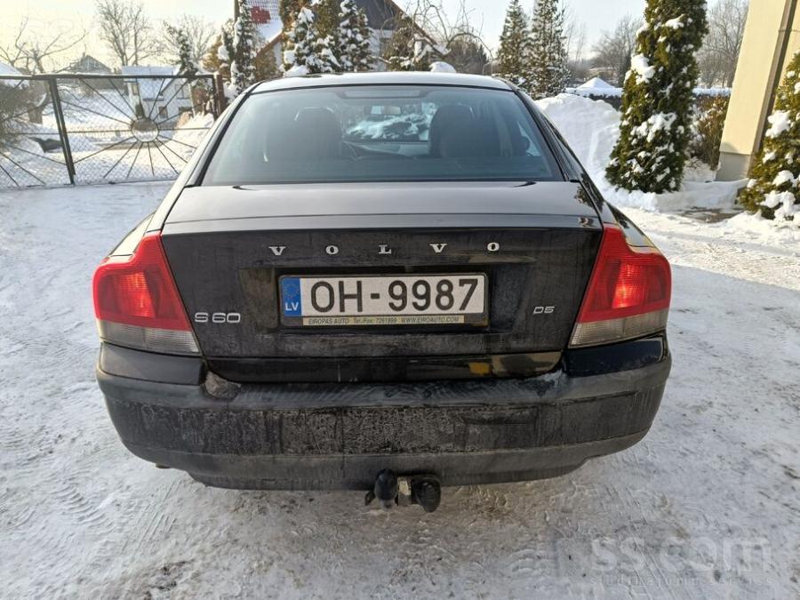 Черный Вольво С60 2004 в Мадона, объемом двигателя 2.40 л и пробегом 288 тыс. км за 1650 €, фото 4 на AUTOMOTO.COM.LV