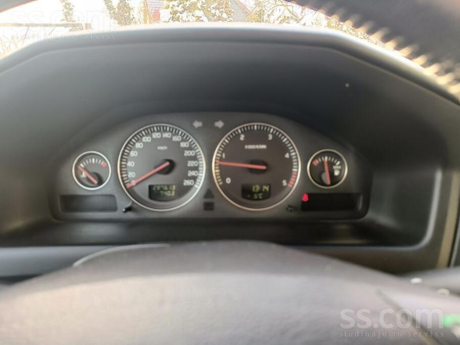 Черный Вольво С60 2004 в Мадона, объемом двигателя 2.40 л и пробегом 288 тыс. км за 1650 €, фото 12 на AUTOMOTO.COM.LV