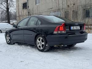 Melns Volvo S60 2004 Rīga, ar dzinēja tilpumu 2.40 L un nobraukumu 350 tūkst. km par 1900 €, foto 5 vietnē AUTOMOTO.COM.LV