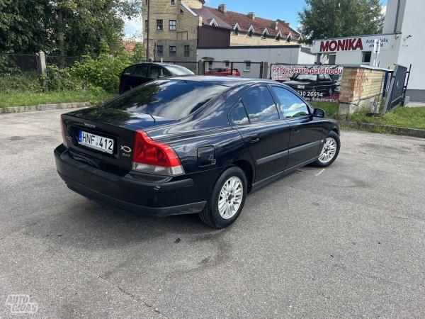 Black Volvo S60 2004 in Siauliai, with an engine capacity of 2.40 L and mileage of 0 thousand km for 799 €, photo 5 on AUTOMOTO.COM.LV