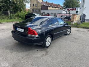 Black Volvo S60 2004 in Siauliai, with an engine capacity of 2.40 L and mileage of 0 thousand km for 799 €, photo 5 on AUTOMOTO.COM.LV