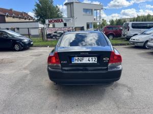 Black Volvo S60 2004 in Siauliai, with an engine capacity of 2.40 L and mileage of 0 thousand km for 799 €, photo 6 on AUTOMOTO.COM.LV