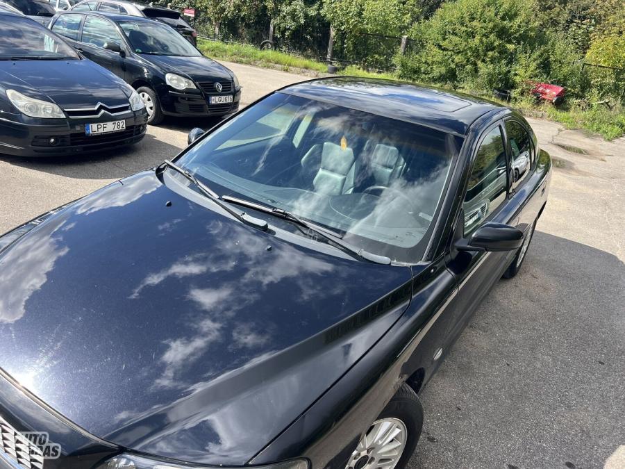 Black Volvo S60 2004 in Siauliai, with an engine capacity of 2.40 L and mileage of 0 thousand km for 799 €, photo 10 on AUTOMOTO.COM.LV
