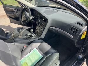 Black Volvo S60 2004 in Siauliai, with an engine capacity of 2.40 L and mileage of 0 thousand km for 799 €, photo 14 on AUTOMOTO.COM.LV