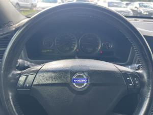 Black Volvo S60 2004 in Siauliai, with an engine capacity of 2.40 L and mileage of 0 thousand km for 799 €, photo 15 on AUTOMOTO.COM.LV