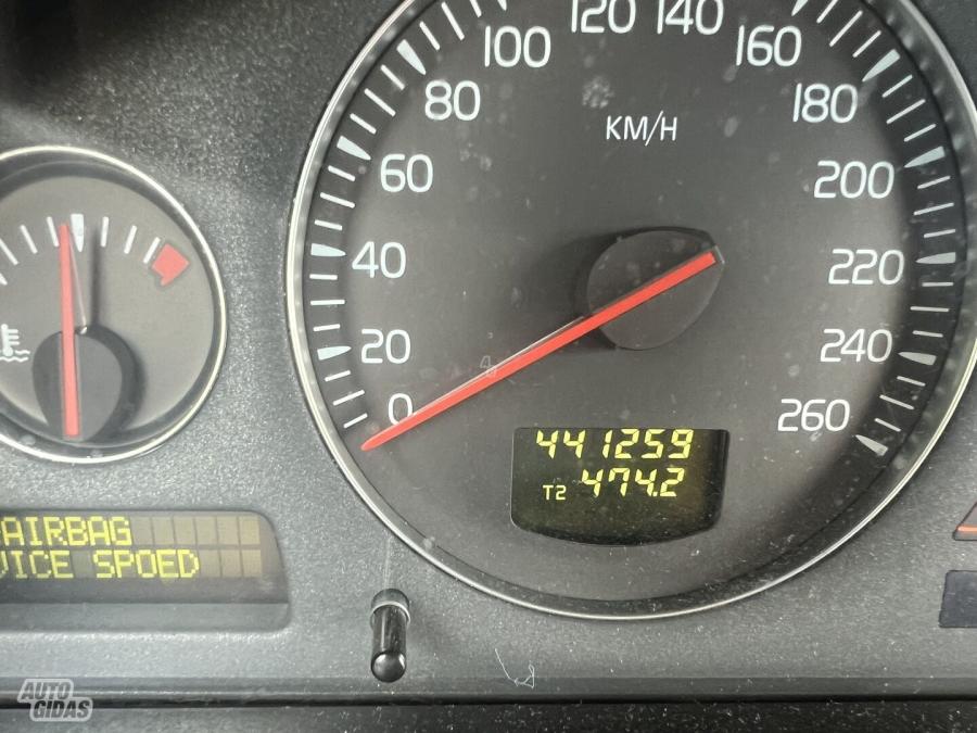 Black Volvo S60 2004 in Siauliai, with an engine capacity of 2.40 L and mileage of 0 thousand km for 799 €, photo 21 on AUTOMOTO.COM.LV