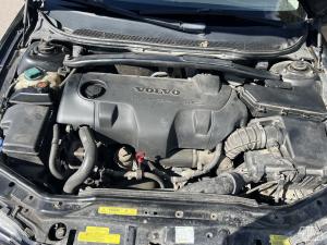 Black Volvo S60 2004 in Siauliai, with an engine capacity of 2.40 L and mileage of 0 thousand km for 799 €, photo 27 on AUTOMOTO.COM.LV
