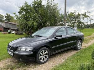 Черный Вольво С60 2004 в Гулбене, объемом двигателя 2.40 л и пробегом 442 тыс. км за 1200 €, фото 4 на AUTOMOTO.COM.LV