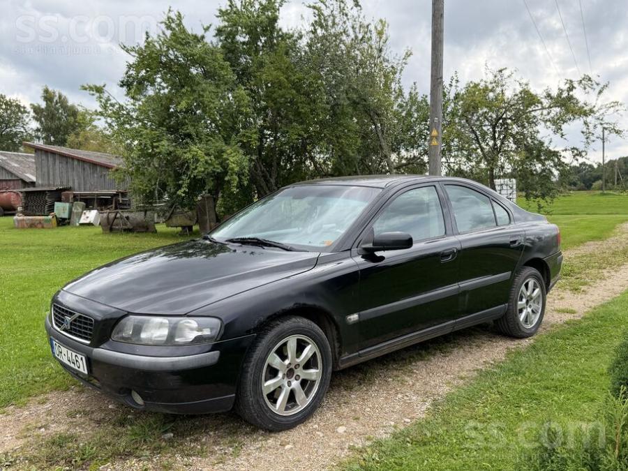Черный Вольво С60 2004 в Гулбене, объемом двигателя 2.40 л и пробегом 442 тыс. км за 1200 €, фото 4 на AUTOMOTO.COM.LV