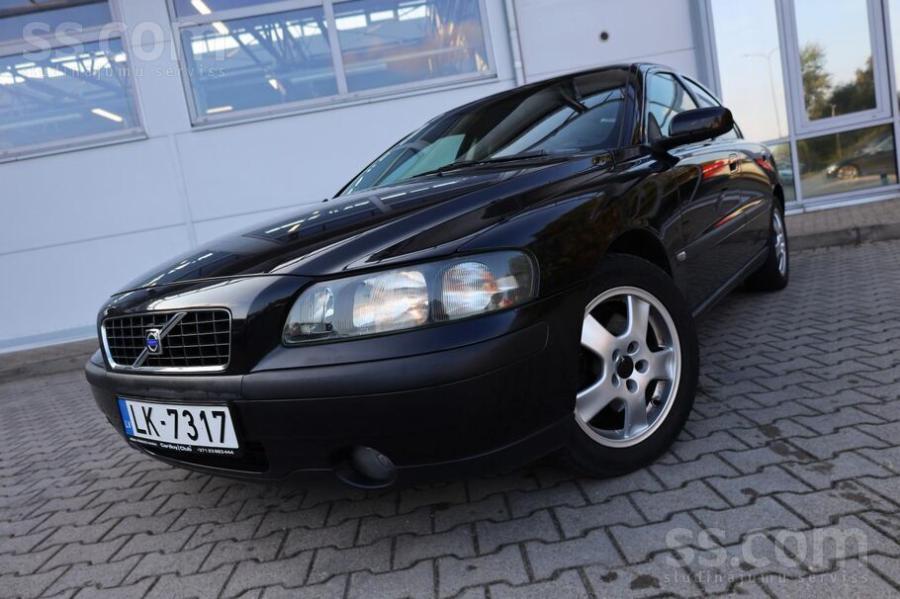 Black Volvo S60 2004 in Riga, with an engine capacity of 2.40 L and mileage of 290 thousand km for 1495 €, photo 3 on AUTOMOTO.COM.LV