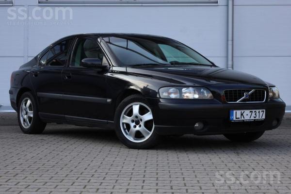 Black Volvo S60 2004 in Riga, with an engine capacity of 2.40 L and mileage of 290 thousand km for 1495 €, photo 4 on AUTOMOTO.COM.LV