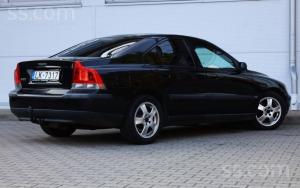 Black Volvo S60 2004 in Riga, with an engine capacity of 2.40 L and mileage of 290 thousand km for 1495 €, photo 6 on AUTOMOTO.COM.LV