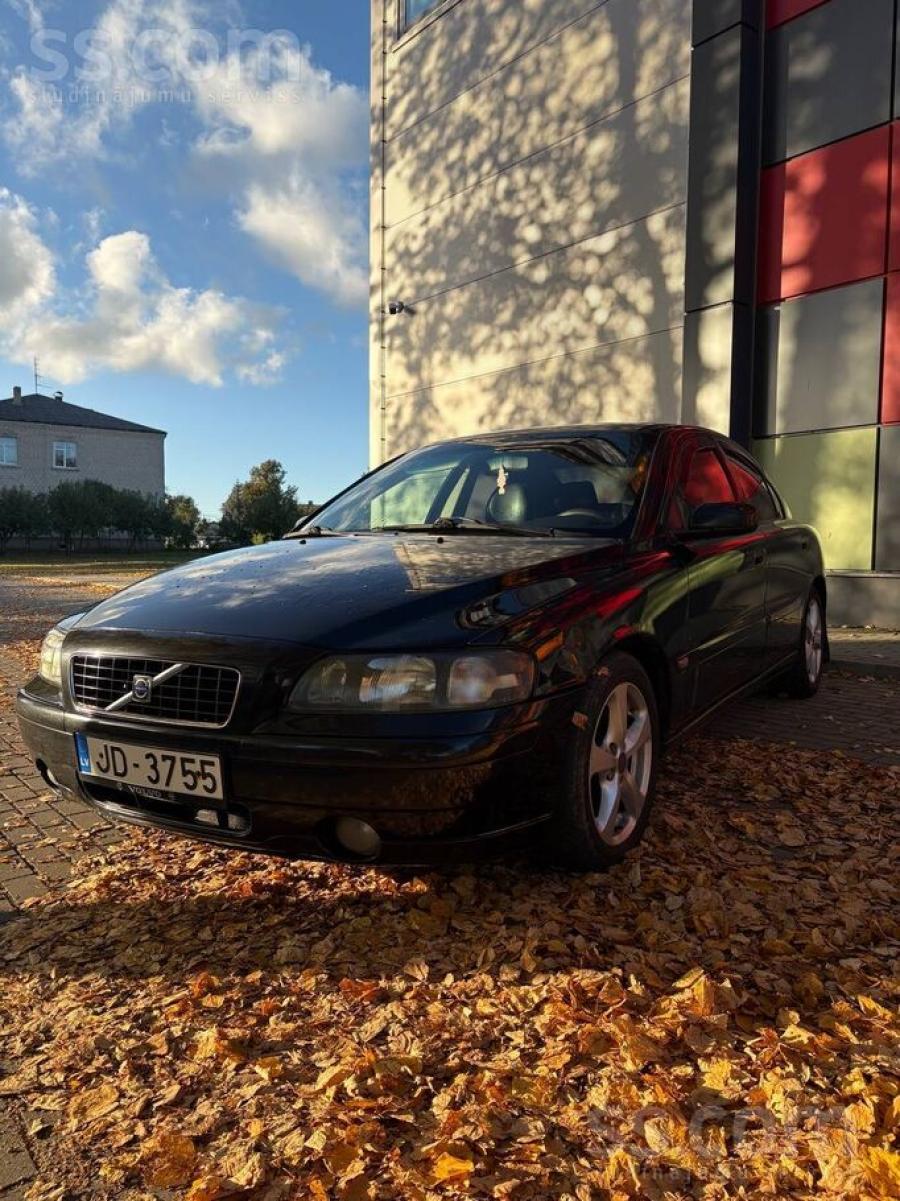 Melns Volvo S60 2004 Bauska, ar dzinēja tilpumu 2.40 L un nobraukumu 405 tūkst. km par 1550 €, foto 1 vietnē AUTOMOTO.COM.LV