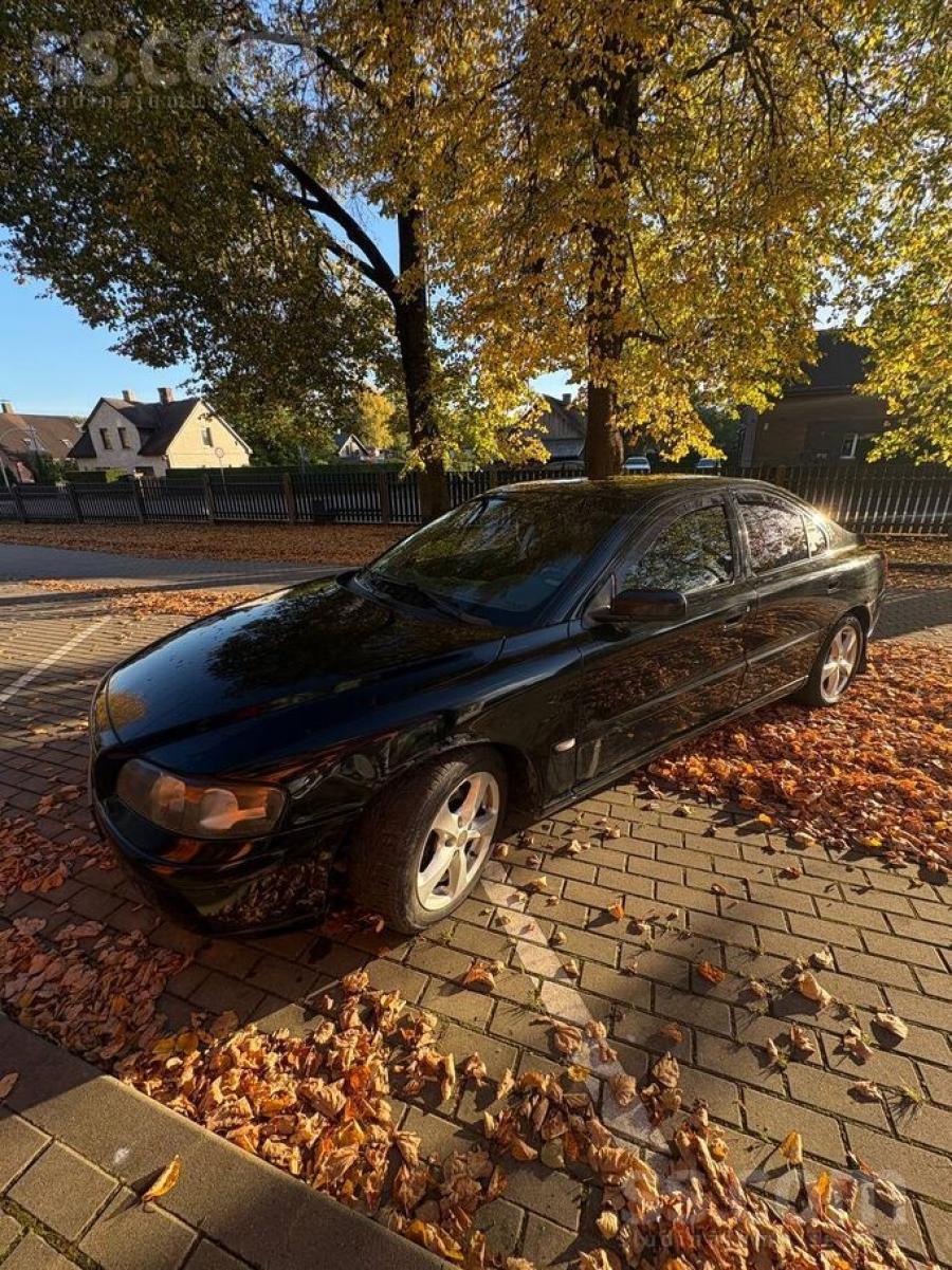 Melns Volvo S60 2004 Bauska, ar dzinēja tilpumu 2.40 L un nobraukumu 405 tūkst. km par 1550 €, foto 10 vietnē AUTOMOTO.COM.LV