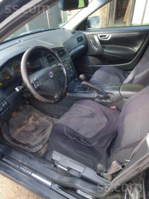 Melns Volvo S60 2004 Kuldīga, ar dzinēja tilpumu 2.50 L un nobraukumu 253 tūkst. km par 1200 €, foto 3 vietnē AUTOMOTO.COM.LV