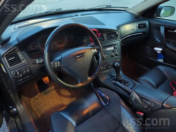 Melns Volvo S60 2004 Rīga, ar dzinēja tilpumu 2.40 L un nobraukumu 404 tūkst. km par 1199 €, foto 7 vietnē AUTOMOTO.COM.LV