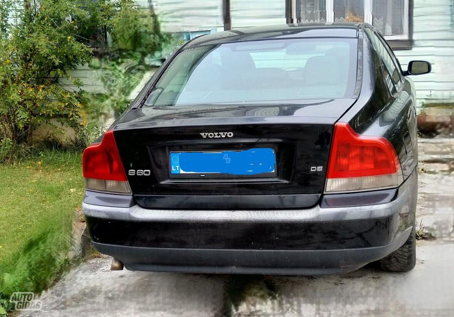 Melns Volvo S60 2004 Ukmergė, ar dzinēja tilpumu 2.40 L un nobraukumu 433 tūkst. km par 500 €, foto 3 vietnē AUTOMOTO.COM.LV