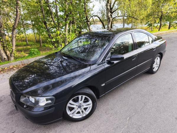 Black Volvo S60 2004 in Taurage, with an engine capacity of 2.40 L and mileage of 329 thousand km for 1650 €, photo 1 on AUTOMOTO.COM.LV
