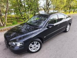 Black Volvo S60 2004 in Taurage, with an engine capacity of 2.40 L and mileage of 329 thousand km for 1650 €, photo  on AUTOMOTO.COM.LV